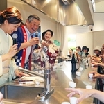 関西の酒、万博で味わって 兵庫の蔵元が伝統的な酒造りPR ミャクミャク柄の酒だるで鏡開きも|社会|神戸新聞NEXT