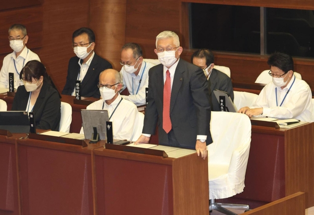 「思い上がりが招いた」「今後の市政心配」 明石・泉市長、突然の退任表明に市民の本音は|総合|神戸新聞next