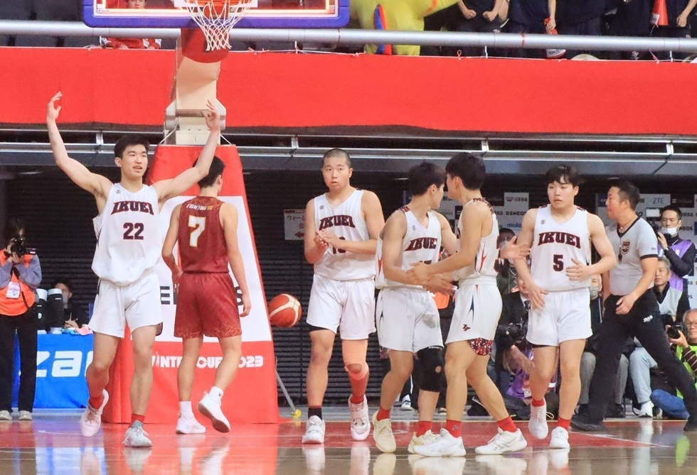 育英「兵庫の決勝で自信」、競り勝って初戦突破 全国高校バスケ|スポーツ|神戸新聞NEXT