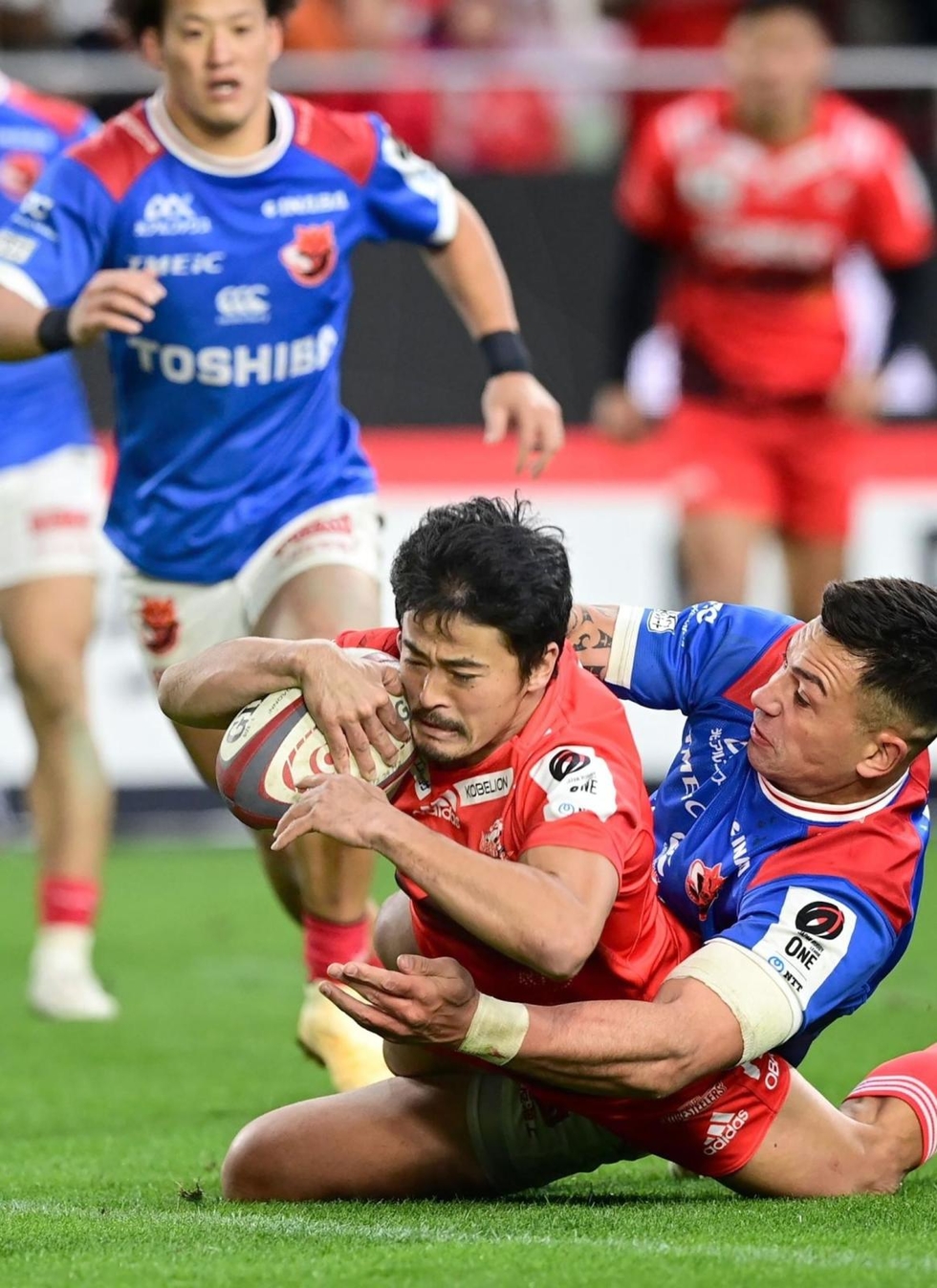 ミスで自滅のラグビー神戸 レニーHCは怒り心頭「簡単なトライ与えすぎ」|スポーツ|神戸新聞NEXT